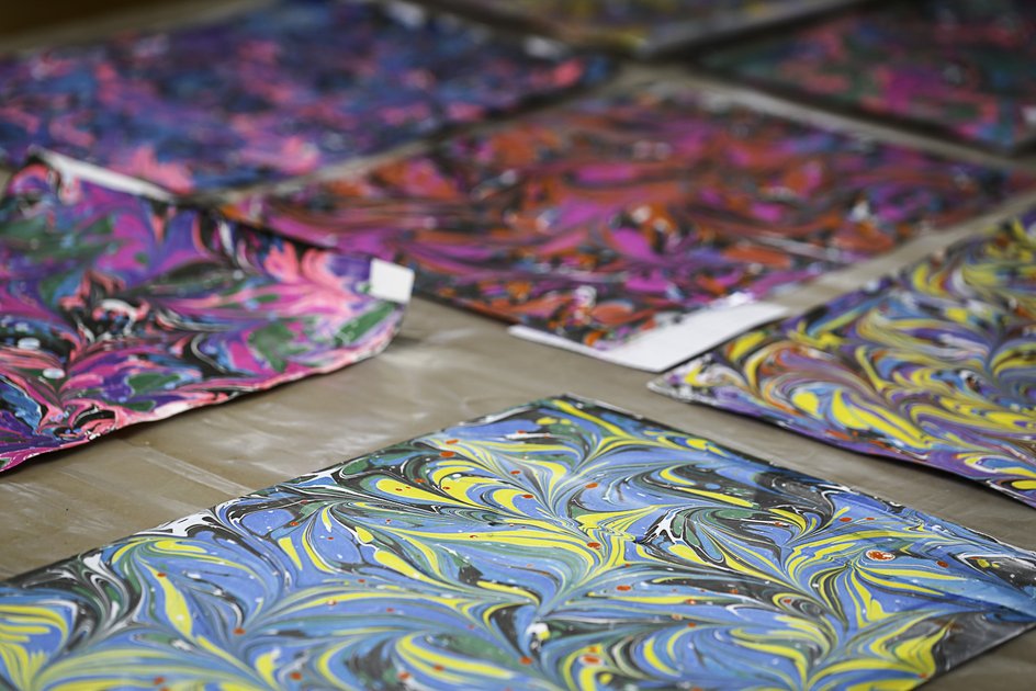 Creating in Ebru Technique