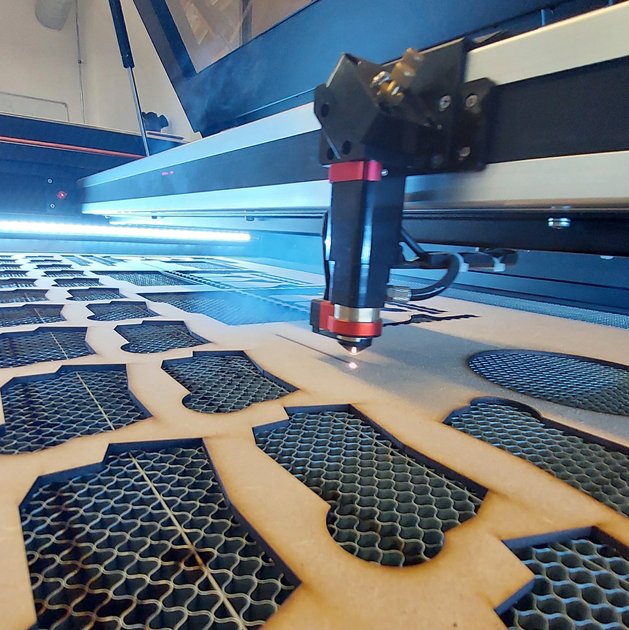 Usposabljanje: laserski rezalnik