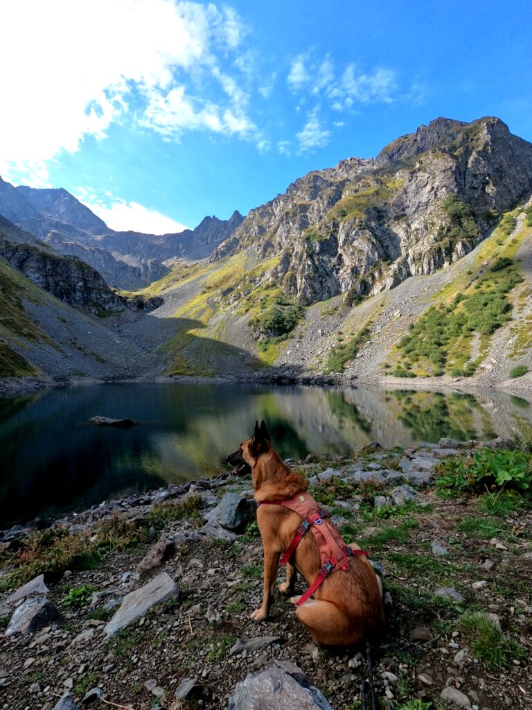 Lac de Crop - 1919m - HELLY AND THE MOUNTAINS