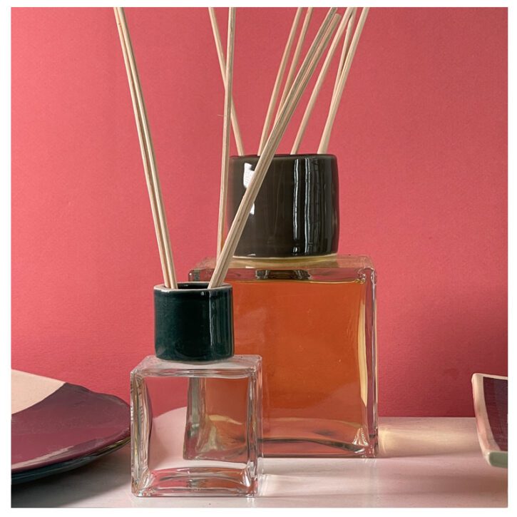 SANDALWOOD OUD - LARGE REED DIFFUSER - Douka